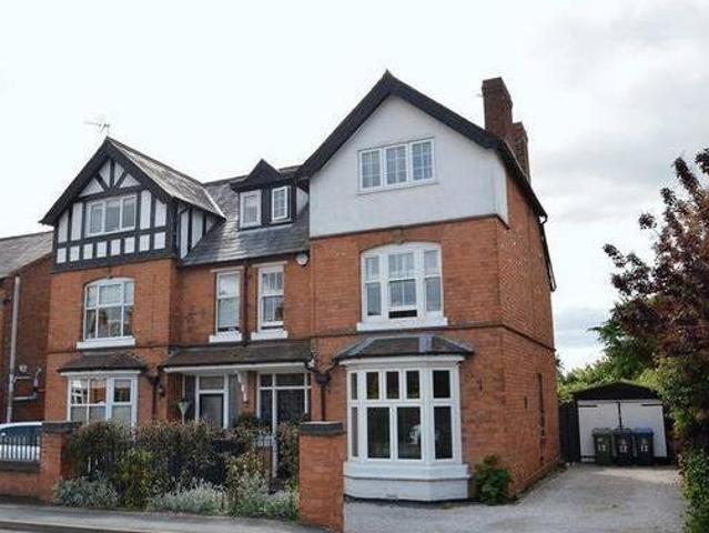 5 bedroom semidetached house for rent in Station Road Studley B80