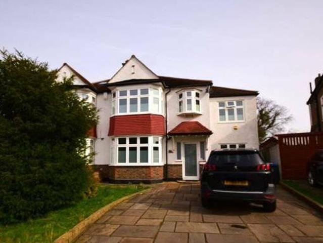 5 bedroom semidetached house for rent in Shirley Avenue Croydon CR0