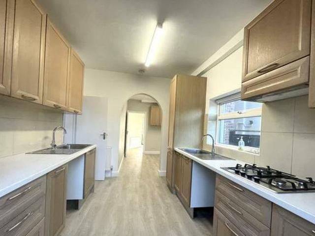 5 bedroom semidetached house for rent in The Grove London NW11 9SH NW11
