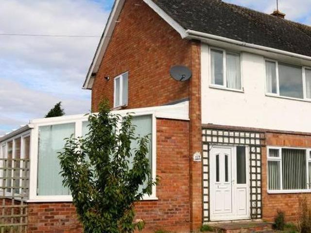 5 bedroom semidetached house for rent in 117 Barnmeadow Road TF10