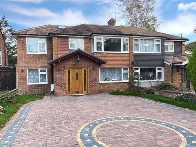 5 bedroom semidetached house for sale in Cabrol Road Farnborough GU14