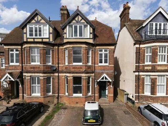 5 bedroom semidetached house for sale in Lyons Crescent Tonbridge TN9