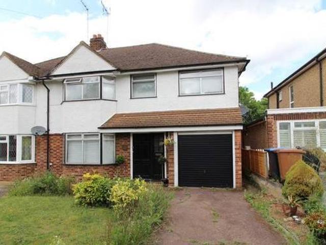 5 bedroom semidetached house for sale in Peplins Way Brookmans Park AL9