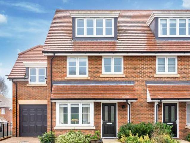 5 bedroom semidetached house for sale in Storrington RH20