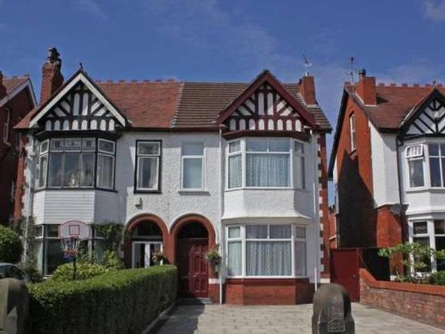 5 bedroom semidetached house for sale in Wennington Road Southport PR9 7ER PR9