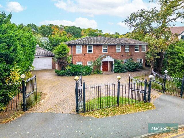 5 Bedroom Shared Living/roommate Chigwell Essex 103486211