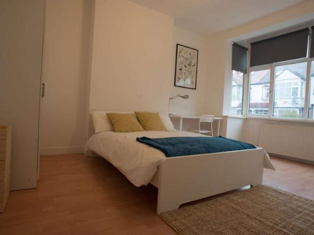 5 Bedroom Shared Living/roommate London London 101671502