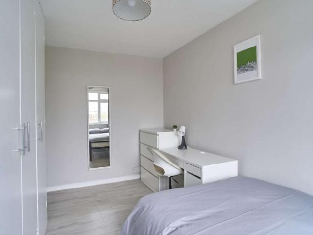 5 Bedroom Shared Living/roommate London London 101761384