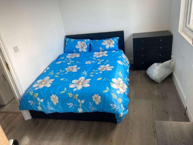5 Bedroom Shared Living/roommate London London 101819686