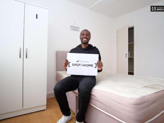 5 Bedroom Shared Living/roommate London London 101837032