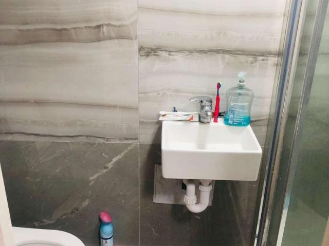 5 Bedroom Shared Living/roommate London London 101837769