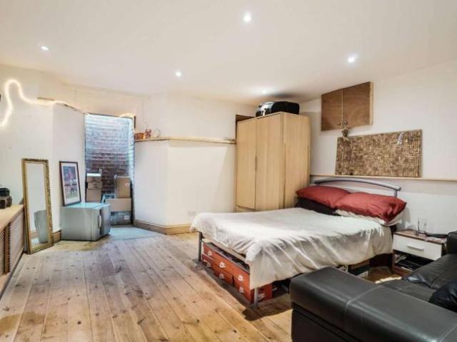 5 Bedroom Shared Living/roommate London London 101845826
