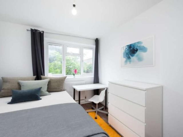 5 Bedroom Shared Living/roommate London London 101848822