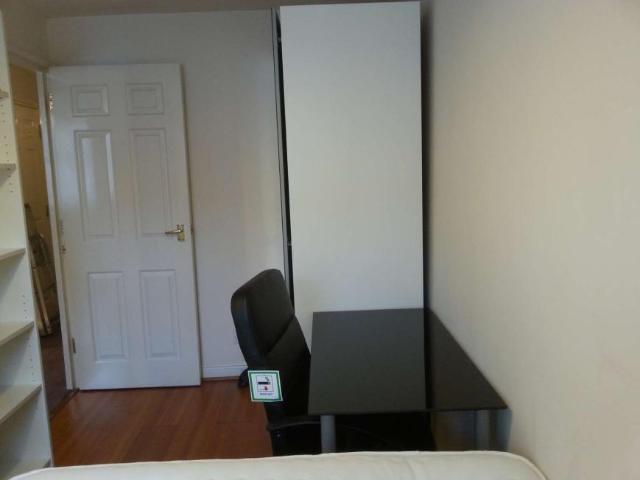 5 Bedroom Shared Living/roommate London London 101840612