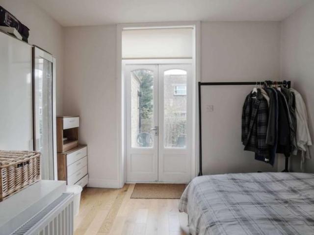 5 Bedroom Shared Living/roommate London London 101854135