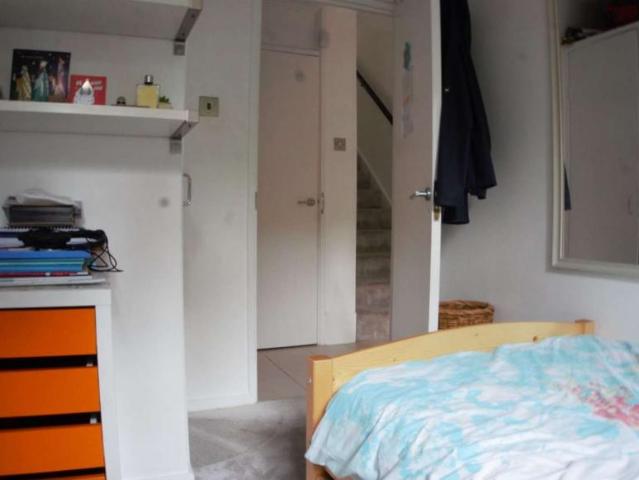 5 Bedroom Shared Living/roommate London London 102056179
