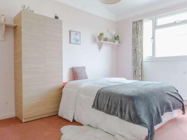 5 Bedroom Shared Living/roommate London London 103545801