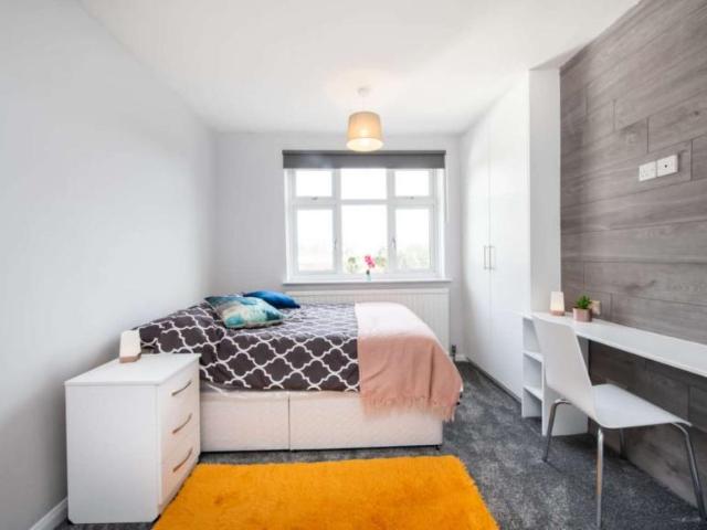 5 Bedroom Shared Living/roommate London London 103697024