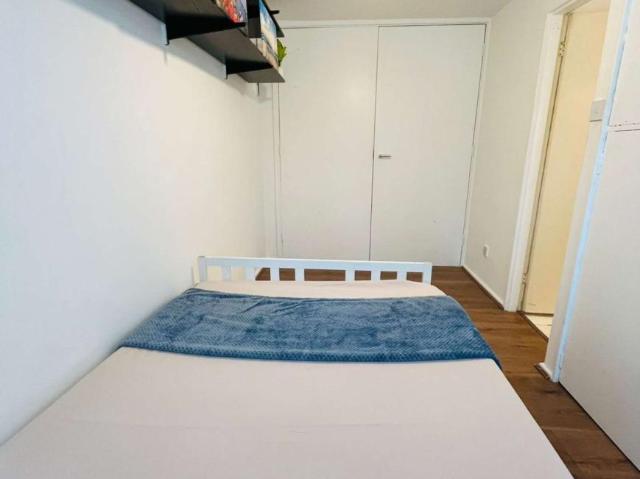 5 Bedroom Shared Living/roommate London London 103803412