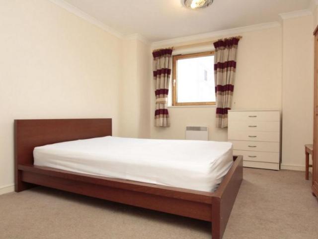 5 Bedroom Shared Living/roommate London London 90559477