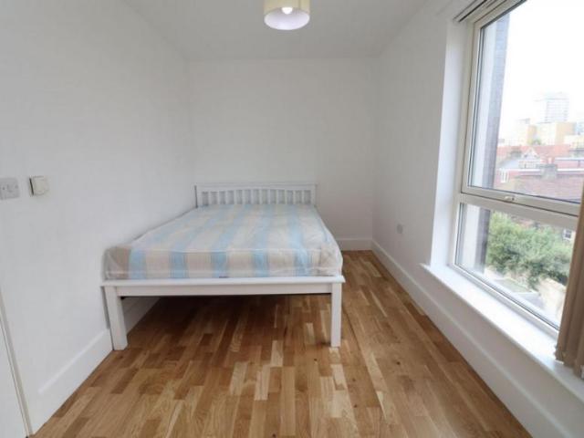 5 Bedroom Shared Living/roommate London London 90559501