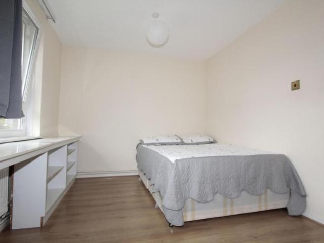 5 Bedroom Shared Living/roommate London London 90559503