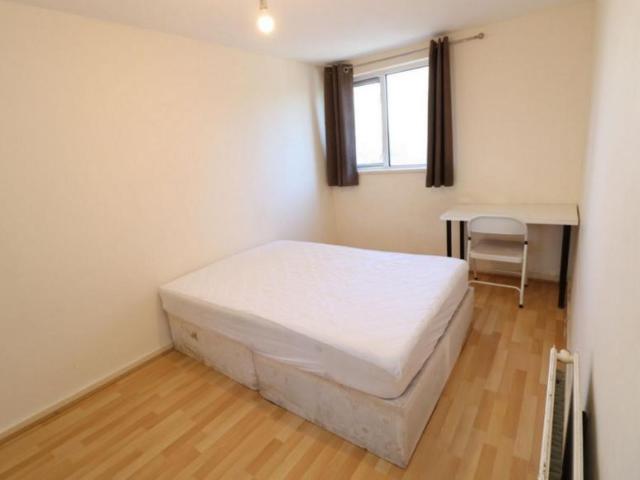 5 Bedroom Shared Living/roommate London London 90559509