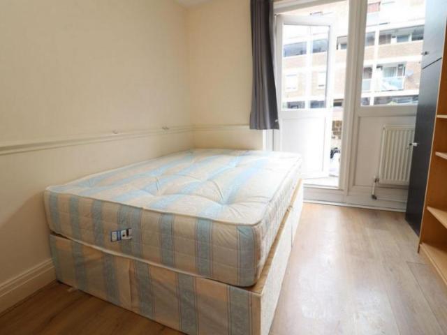 5 Bedroom Shared Living/roommate London London 90559599