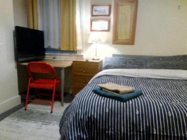 5 Bedroom Shared Living/roommate London London 90559630