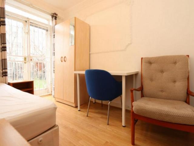 5 Bedroom Shared Living/roommate London London 90559684