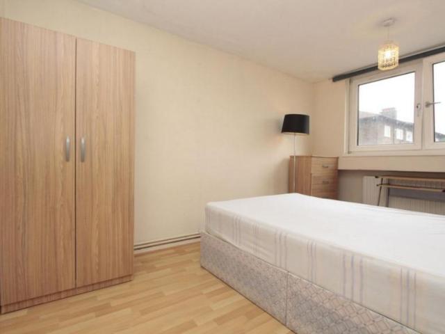 5 Bedroom Shared Living/roommate London London 90559685