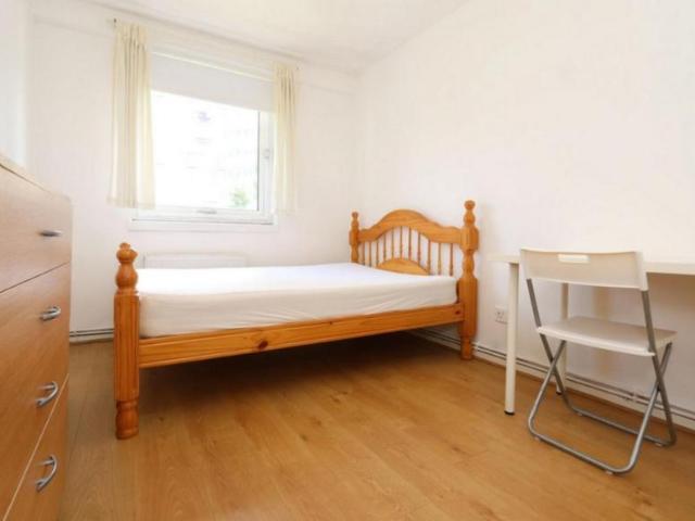 5 Bedroom Shared Living/roommate London London 90559753