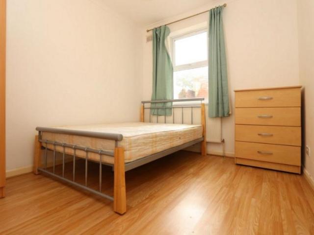 5 Bedroom Shared Living/roommate London London 90559776