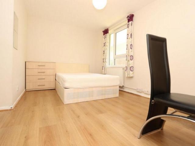 5 Bedroom Shared Living/roommate London London 90559785