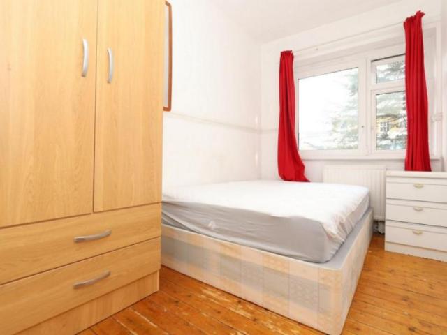 5 Bedroom Shared Living/roommate London London 90559830