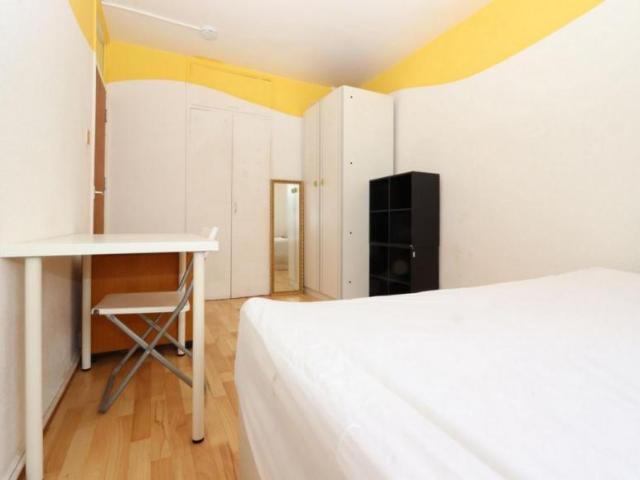 5 Bedroom Shared Living/roommate London London 90559865