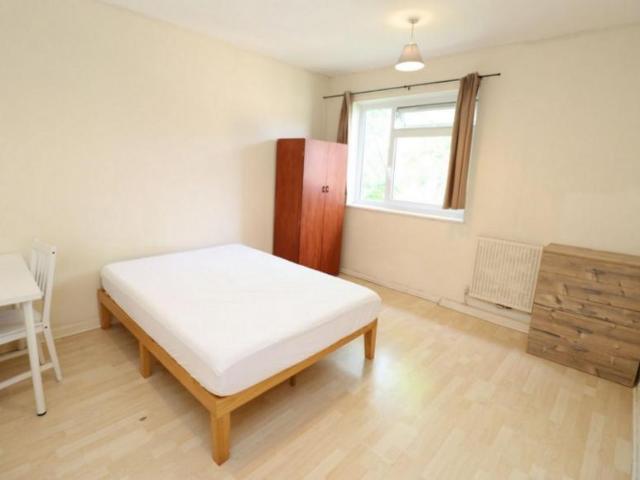 5 Bedroom Shared Living/roommate London London 90559867