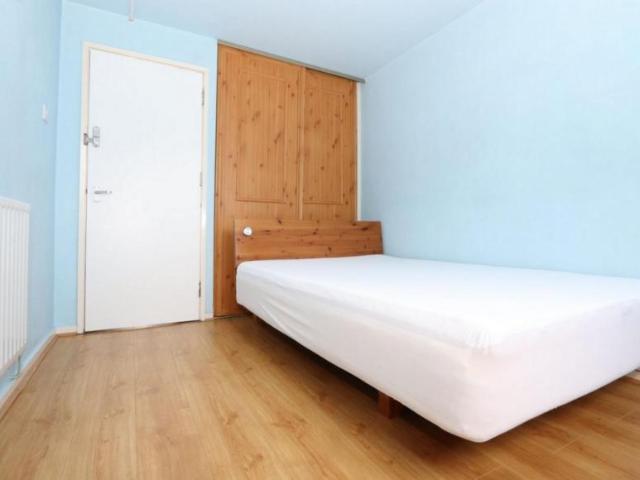 5 Bedroom Shared Living/roommate London London 90559894