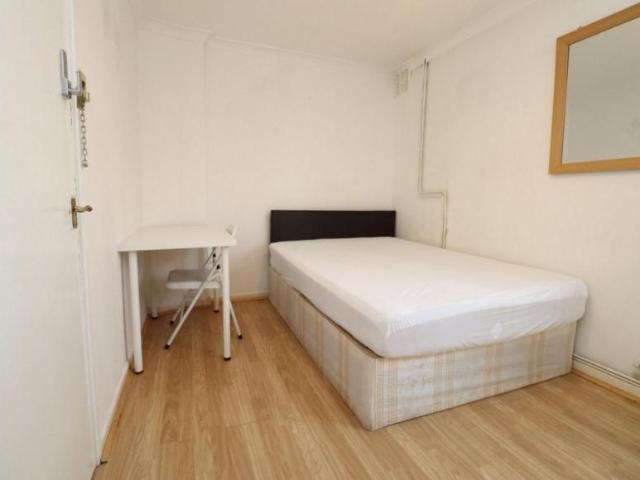 5 Bedroom Shared Living/roommate London London 90559959