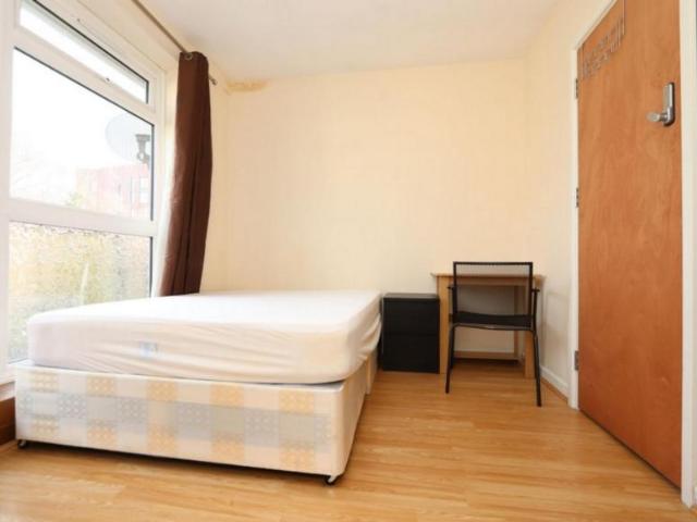 5 Bedroom Shared Living/roommate London London 90559351