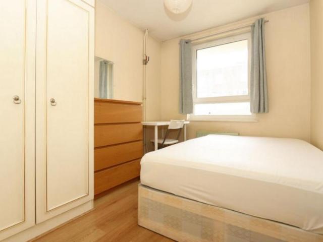 5 Bedroom Shared Living/roommate London London 90559396