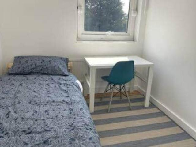 5 Bedroom Shared Living/roommate London London 90560493