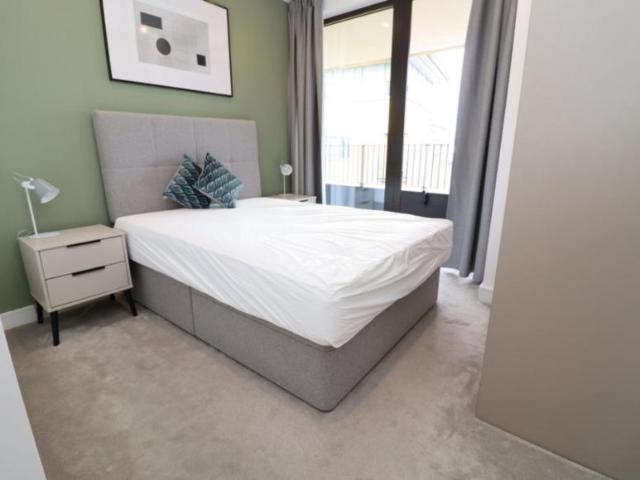 5 Bedroom Shared Living/roommate London London 90560632