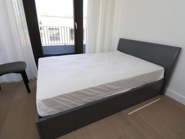 5 Bedroom Shared Living/roommate London London 90560686