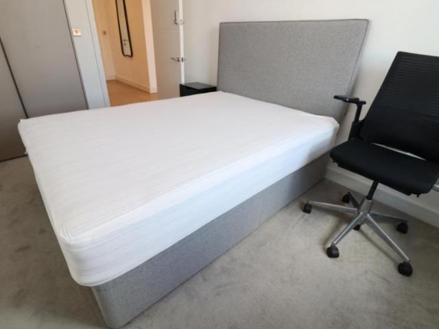 5 Bedroom Shared Living/roommate London London 90560693