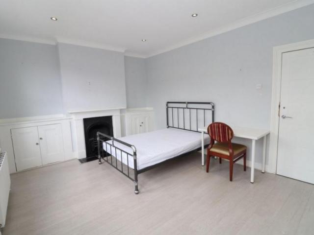 5 Bedroom Shared Living/roommate London London 90560040