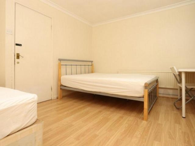 5 Bedroom Shared Living/roommate London London 90560287
