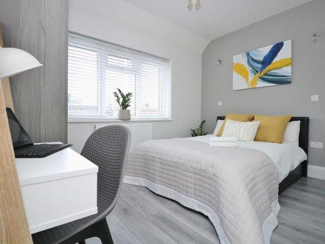 5 Bedroom Shared Living/roommate London London 90562563