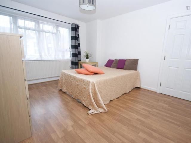 5 Bedroom Shared Living/roommate London London 90562632