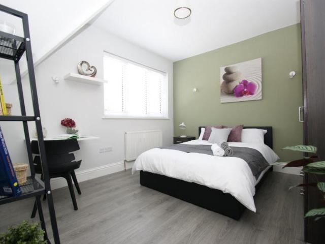 5 Bedroom Shared Living/roommate London London 90562635
